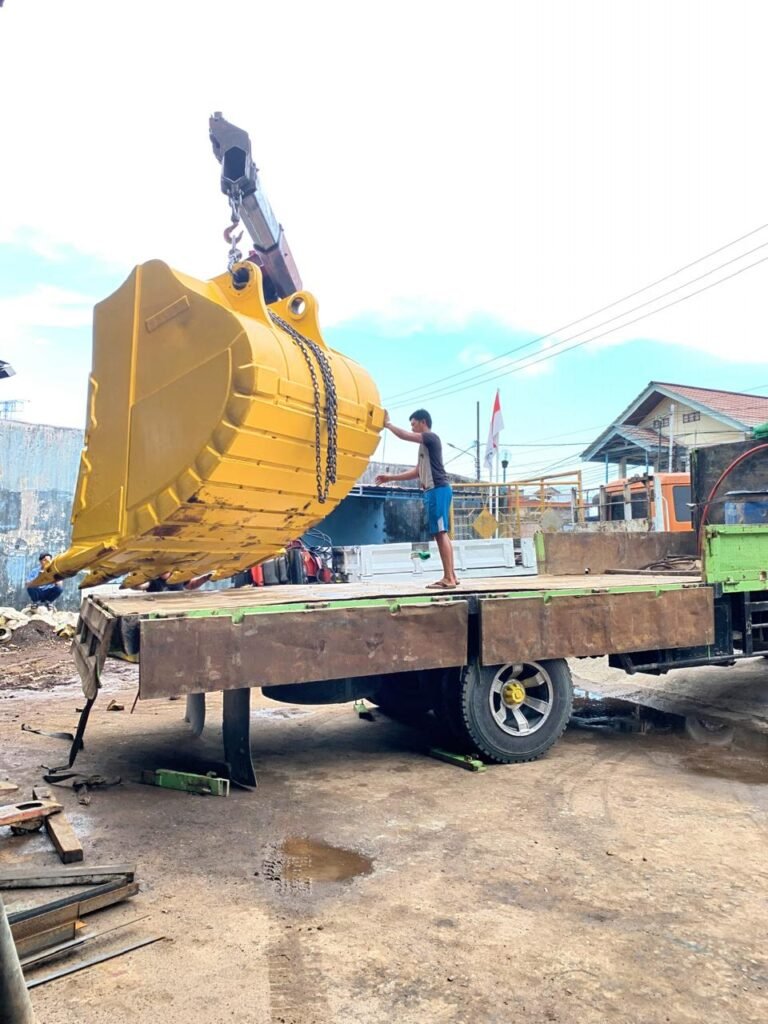 Perbaikan Bucket Excavator Komatsu 1250 - anugerahnusa.com